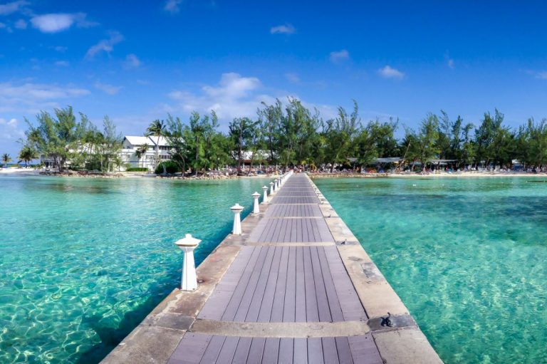 8 Fun Things to Do on a Grand Cayman Island Vacation - Savored Journeys