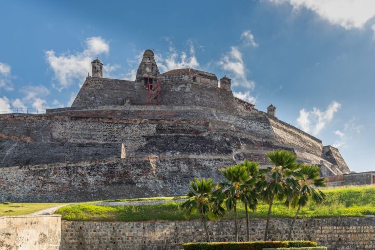 The Perfect 7-Day Colombia Itinerary - Savored Journeys